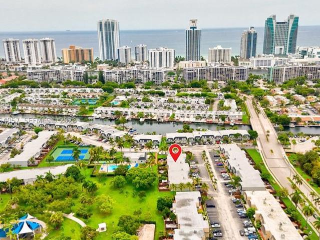 2307 NE 7th St Unit 40, Hallandale Beach, FL 33009