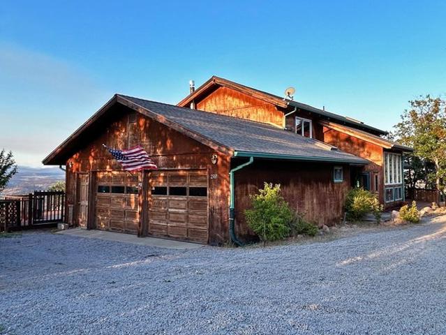 2307 Owens Way, Hornbrook, CA 96044