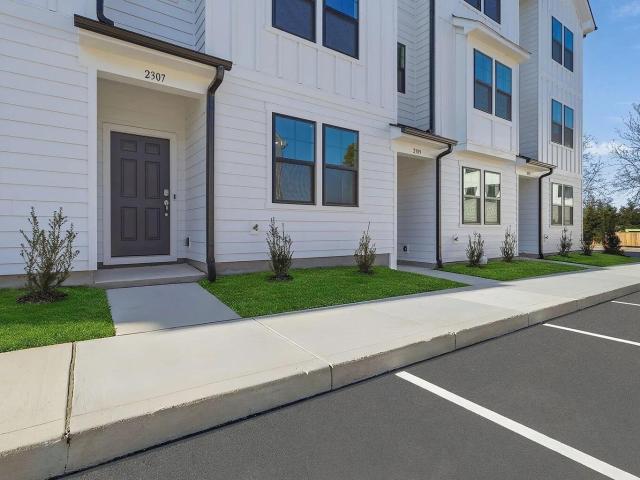 2307 Oakwood Mdws Court