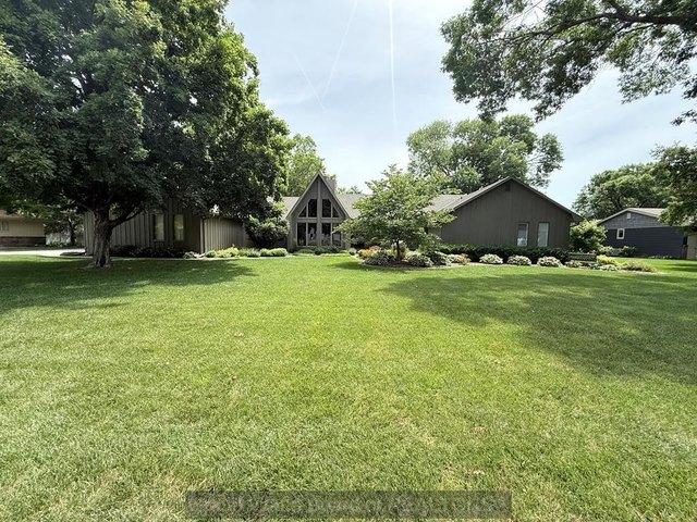 2307 Apache Rd, Grand Island, NE 68801