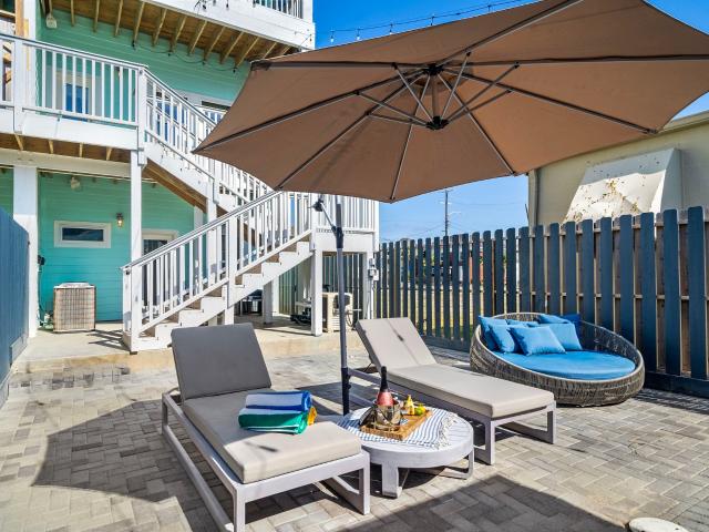 2307 Bernardo De Galvez Avenue