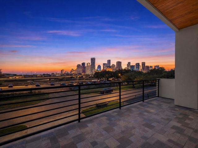2307 St Emanuel St, Houston, TX 77004 | MLS #84722 | Compass