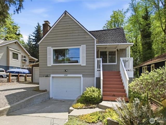 2307 SW Myrtle St, Seattle, WA 98106