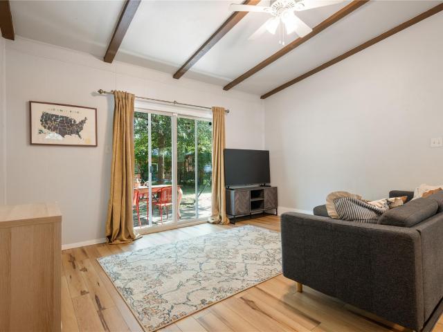 2307 Valley High Cir