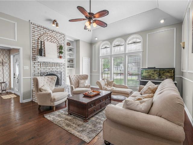2307 W Briargate Drive