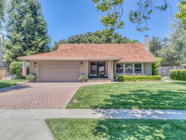 23086 Espada Dr, Salinas, CA 93908