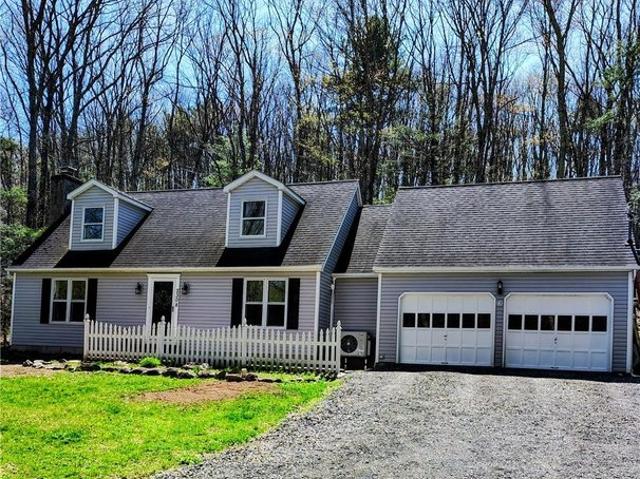 2308 Meadowlake Rd, Saylorsburg, PA 18354