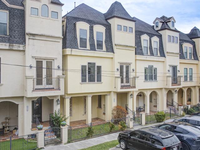 2308 Couch St, Houston, TX 77008 | MLS #98994 | Compass