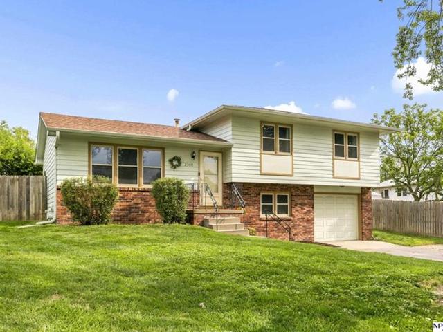 2308 Julie Cir, Bellevue, NE 68005