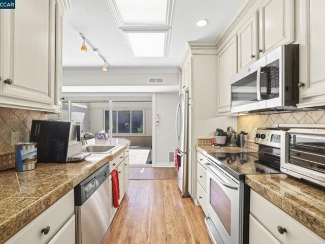 2308 Pine Knoll Dr Unit 3, Walnut Creek, CA 94595