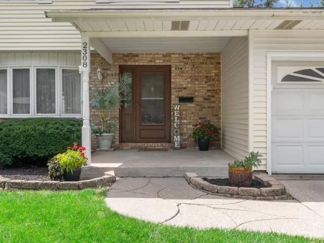 2308 Queens Court