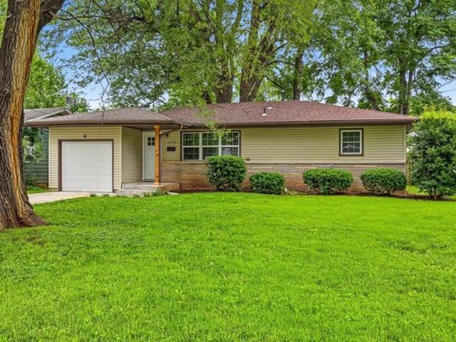 2308 S Delaware Ave, Springfield, MO 65804