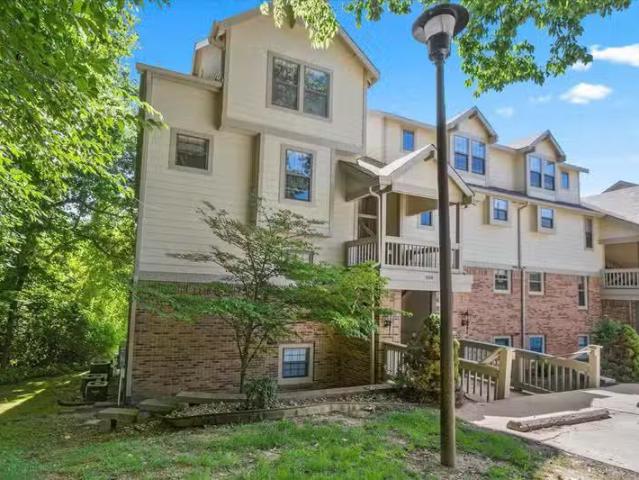 2308 YELLOWSTONE PARK CT APT F, MARYLAND HEIGHTS, MO 63043 Con.