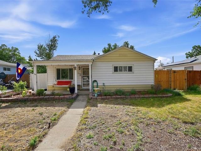 2309 Newark St, Aurora, CO 80010