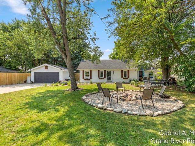 2309 Dalton Ave SW, Wyoming, MI 49519