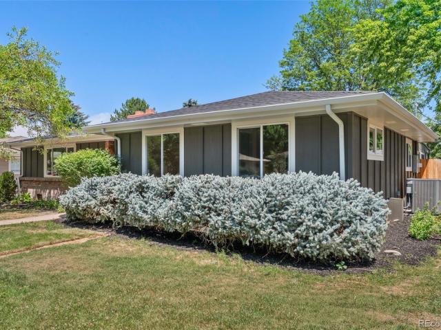 2309 E Floyd Place