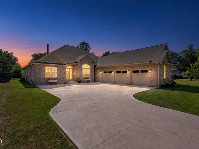 2309 Elmwood Dr, Lebanon, IN 46052