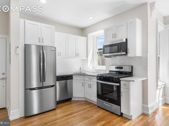 2309 Green St 3F, Philadelphia, PA