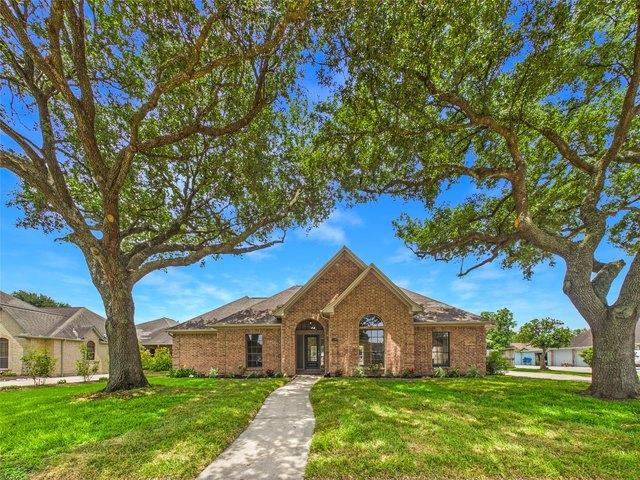 2309 St Patrick Ln, Deer Park, TX 77536