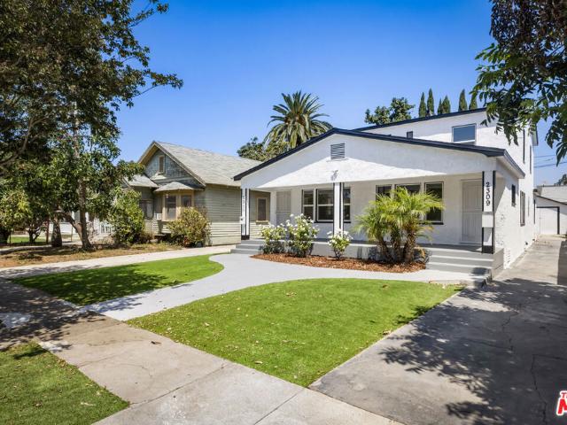 2309 W 29th Place