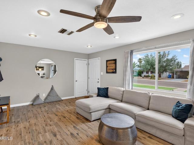 2309 w flower street