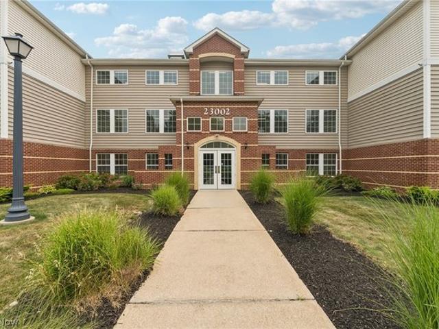 23002 Chandlers Ln Apt 107, Olmsted Falls, OH 44138