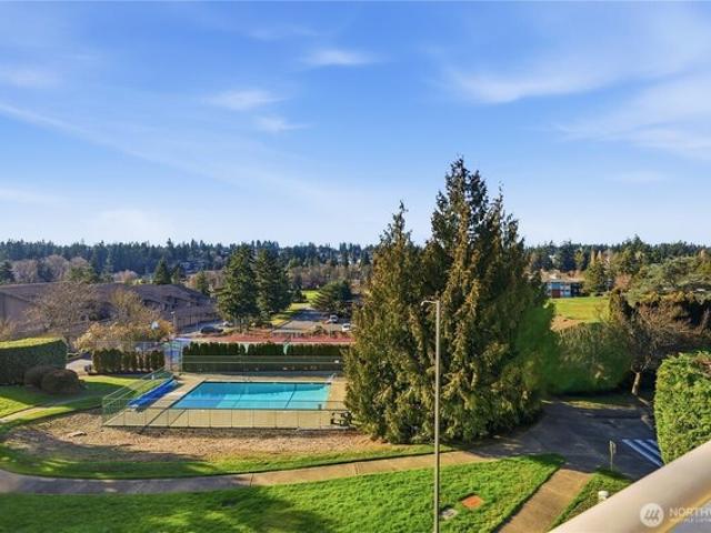 23007 Lakeview Dr Unit A303, Mountlake Terrace, WA 98043