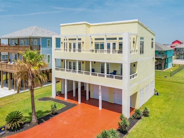 23008 Verano Dr, Galveston, TX 77554