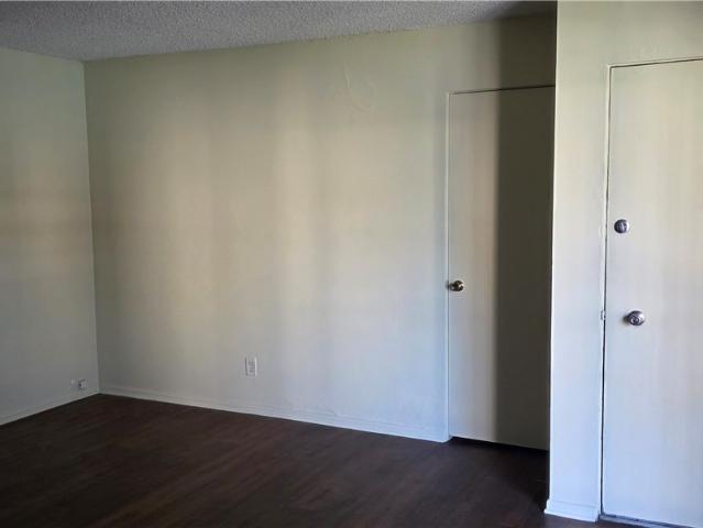 2300 Mountain Avenue N 03