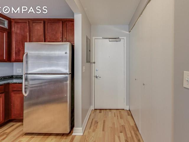 2300 N Commonwealth Ave 2C, Chicago, IL