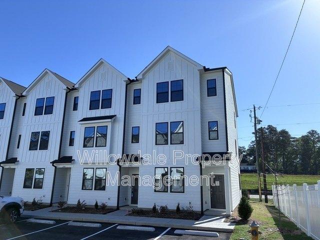 2300 Oakwood Meadows Ct, Raleigh, NC 27604