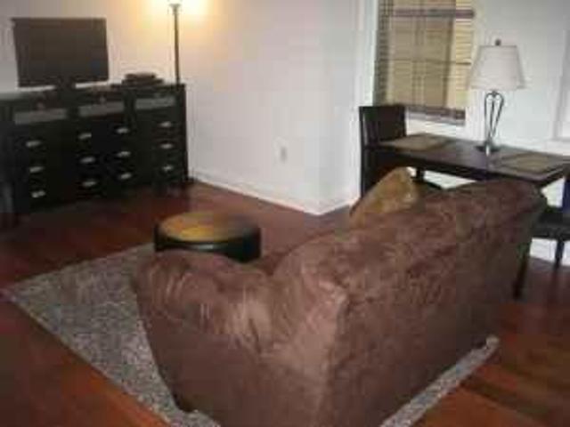 $2300 Beautiful apt, Furnished! Doorman, gym, pool! June 1st Rittenhouse Square