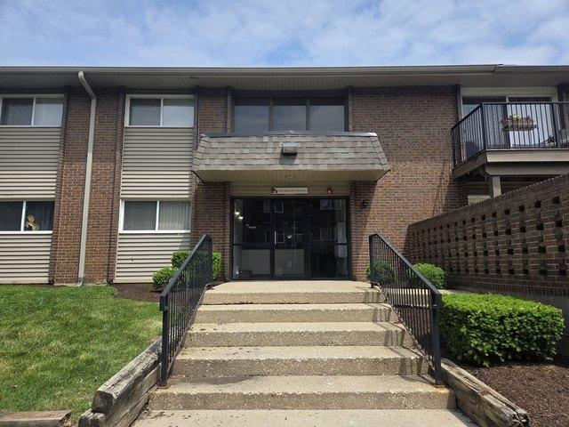 2300 Beau Monde Ln Apt 106, Lisle, IL 60532