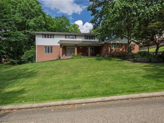 2300 Beechwood Dr NW, Dover, OH 44622