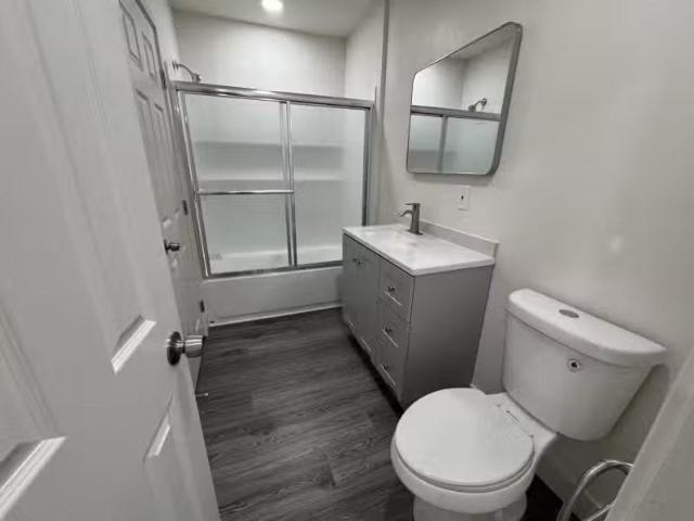 2300 Brundage Ln #B, Bakersfield, CA 93304