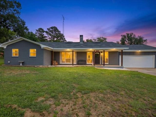 2300 Country Club Dr, Canton, TX 75103