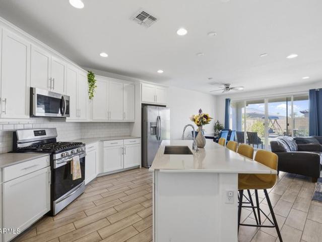 2300 E Ridgewood Ln, Gilbert, AZ 85298