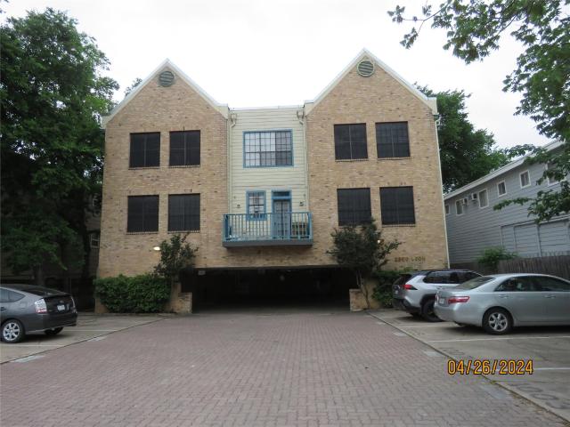 2300 Leon St # 202