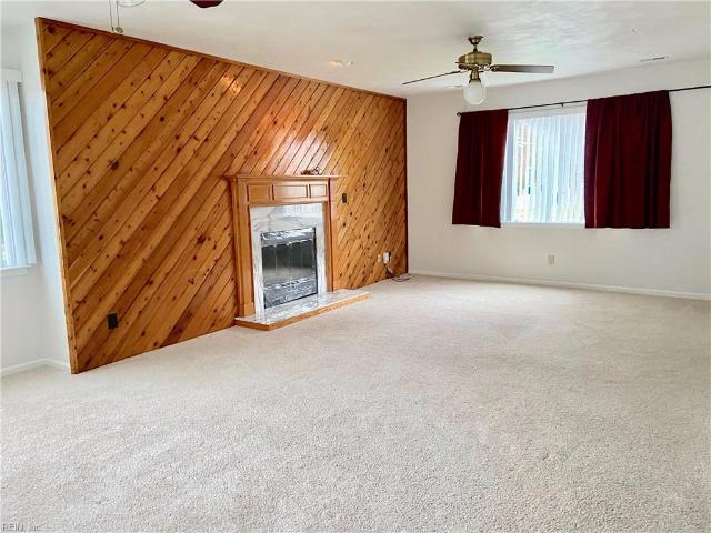 2300 Paragon CT