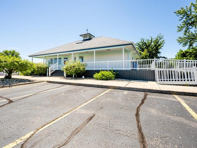2300 Pipestone Road