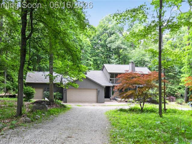 2300 Stoney Bluff