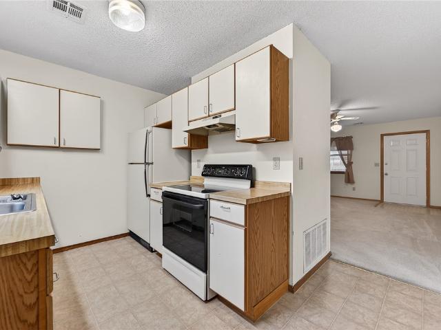 2300 W Meadow Lane