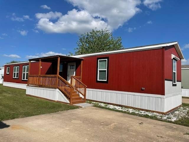 2300 Ward Bend Rd Trlr 166, Sealy, TX 77474