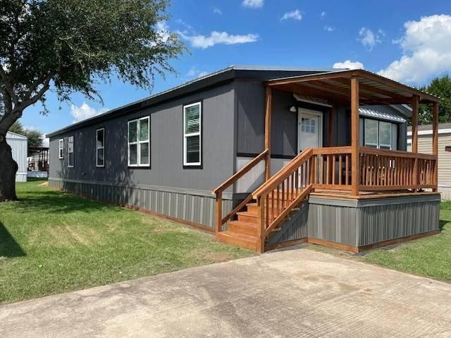 2300 Ward Bend Rd Trlr 662F, Sealy, TX 77474