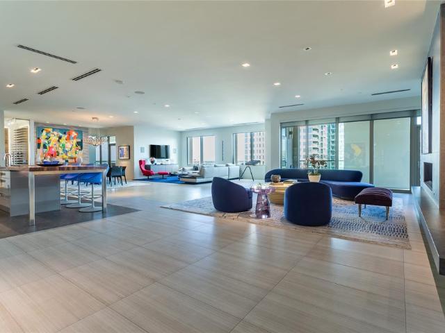 2300 Wolf Street # 18A