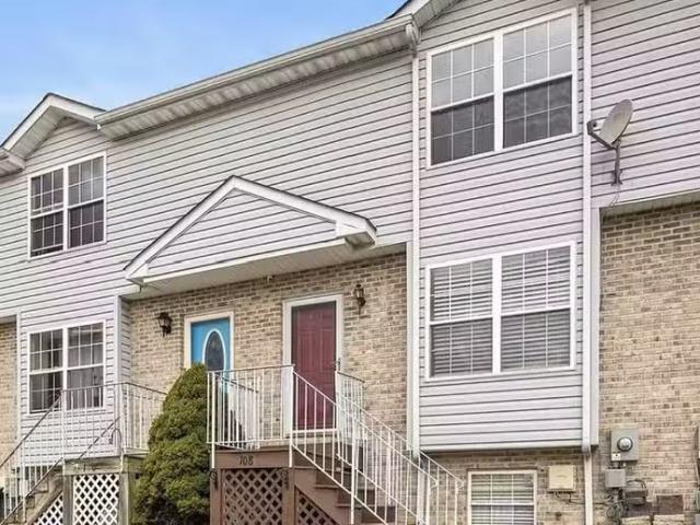 $2300 3 Bedroom 2 Bathroom Townhouse In Middletown With Great.