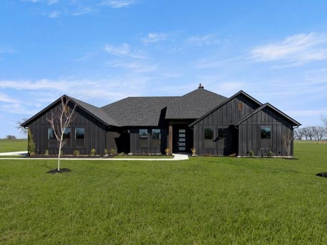 2301 Maywood Ln, Palmer, TX 75152