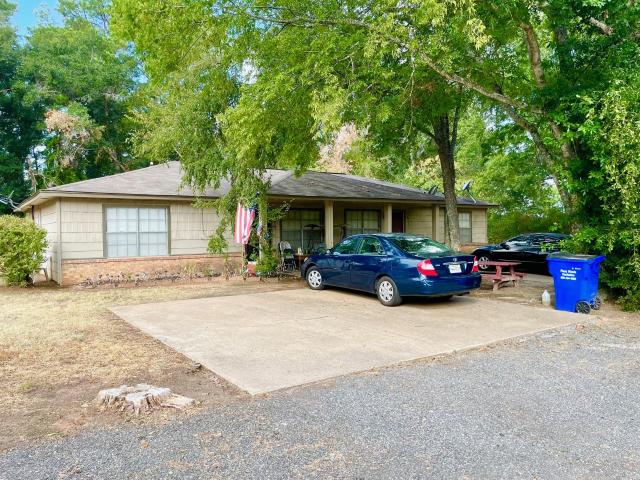 2301 N 6th / Green Meadows Street