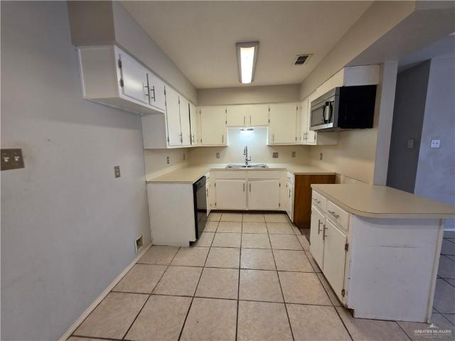 2301 N Stewart Road 7