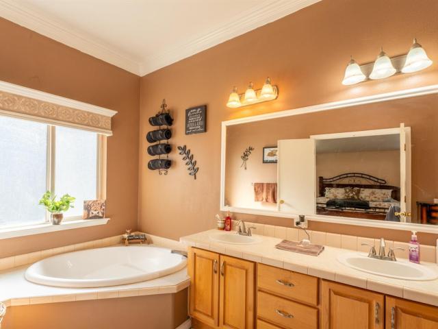 2301 N Rd, Laytonville, CA 95454 | MLS #326019